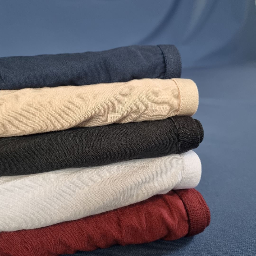 Guide: Fold dine trusser pænt og nemt - – Bambuni Denmark